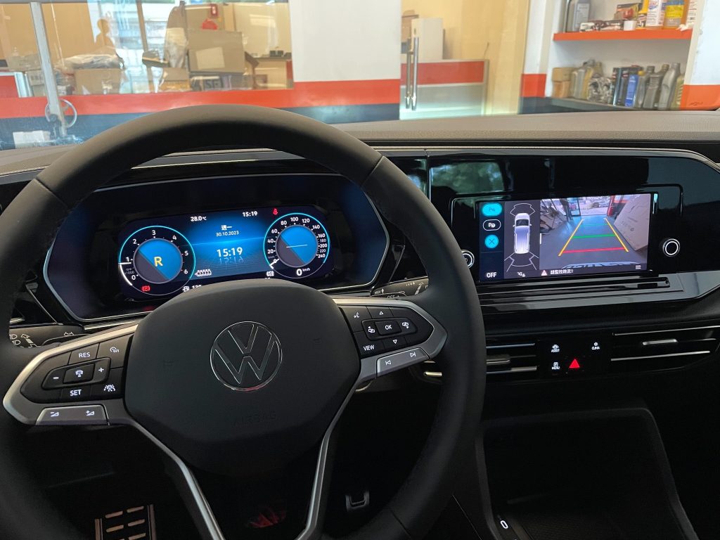 VW CADDY 5 升級原廠高階倒車顯影輔助系統 | 動態軌跡、 OPS 完美整合 - 金鉑先生車用品